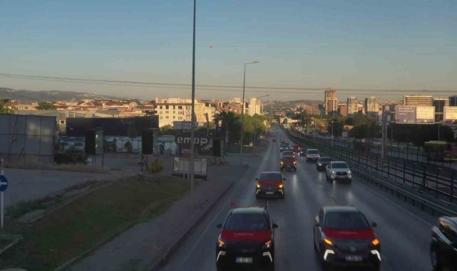 Bursa'da A Milli Takım coşkusu sokaklara taştı, 250 araçlık konvoy ...