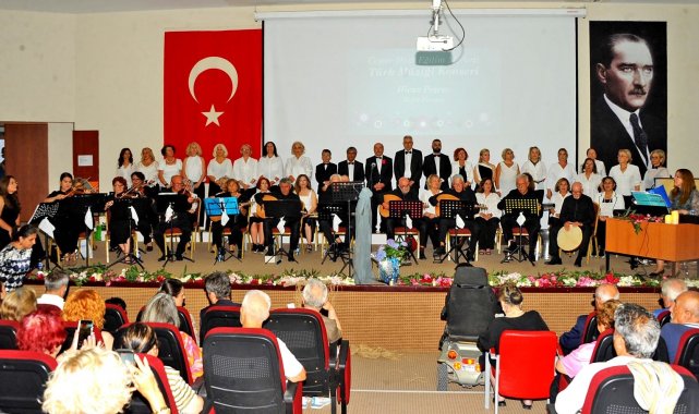 Çeşme Halk Eğitim Merkezi'nden yıl sonu konserinde müzik ve sanat ...