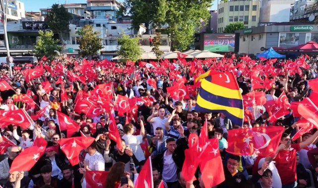 Milli maç heyecanı Pendik Sahili'nde doyasıya yaşandı - Spor - Kamu Haber