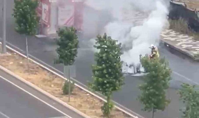 Seyir halindeki motosiklet alev topuna döndü - Asayiş - Kamu Haber