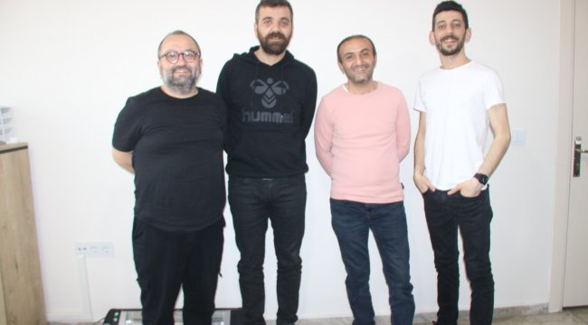 Tiyatro oyuncuları Ersin Korkut, Eray Yasin Işık, Hakan Bulut ve Erdem ...