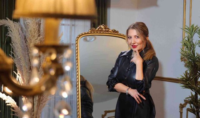 Başarılı ve güzel sanatçı ve doktor Elvan Elvan, üzerinde uzun süredir ...