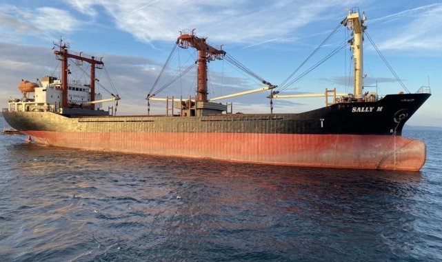 Çanakkale Boğazı'ndan geçen 100 metre uzunluğundaki 'Sally M' i ...