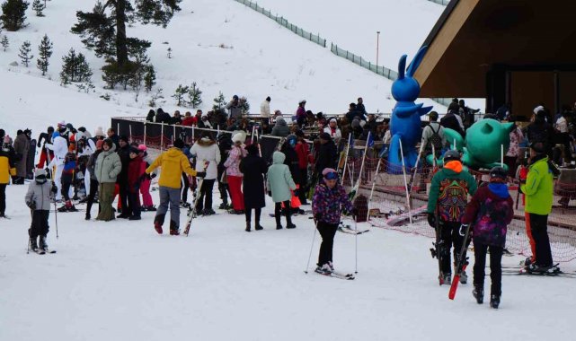 Bolu'nun önemli kayak merkezi Kartalkaya'da yılın son gününde tatil ...
