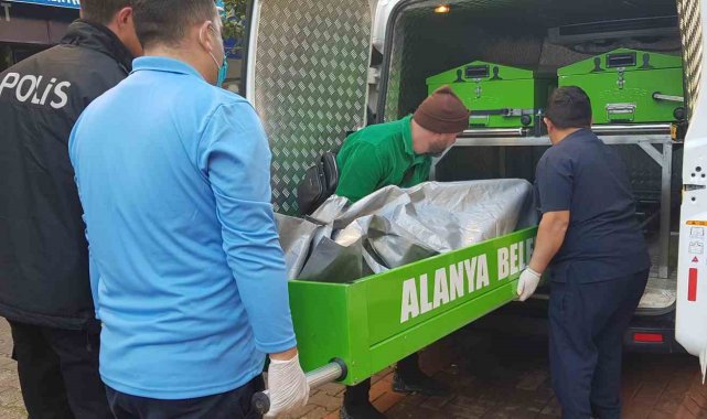 Antalya'nın Alanya ilçesinde yalnız yaşayan 77 yaşındaki yerleşik İngil ...