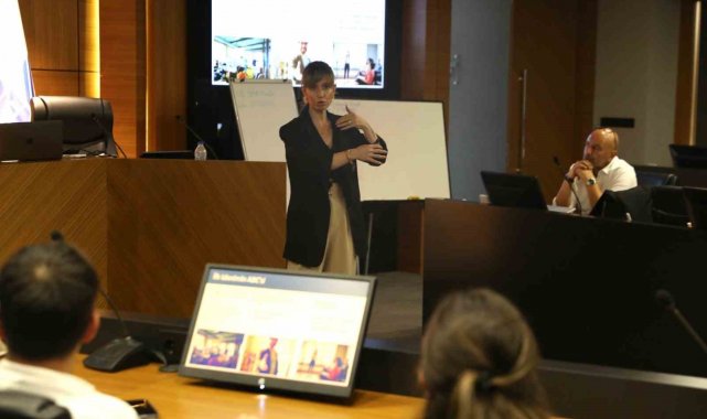 İşi Anlatma ve Merak Uyandırma Sanatı" eğitimi düzenlendi. DENİB Ak ...