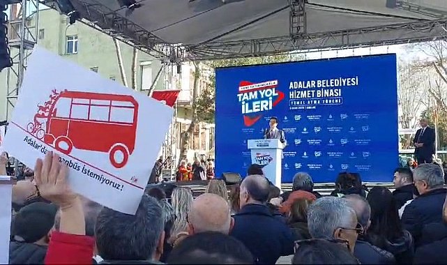 İBB Başkanı İmamoğlu'na Büyükada'da protesto - Politika - Kamu Haber