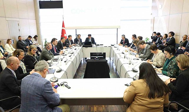 Bakan Kurum, Bonn'da COP31 Ev Sahibi Ülke Anlaşması'nı imzaladı ...