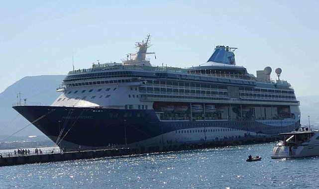 Lüks kruvaziyer bin 749 turist ile Alanya iskelesine demir attı - Kamu ...
