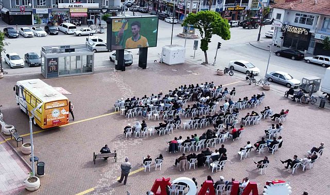 Milli maç heyecanı Alaca'da dev ekranda yaşandı - Spor - Kamu Haber