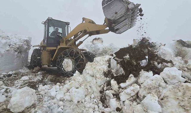 Rize'de yayla yollarında Haziran ayında kar temizliği - Çevre - Kamu Haber